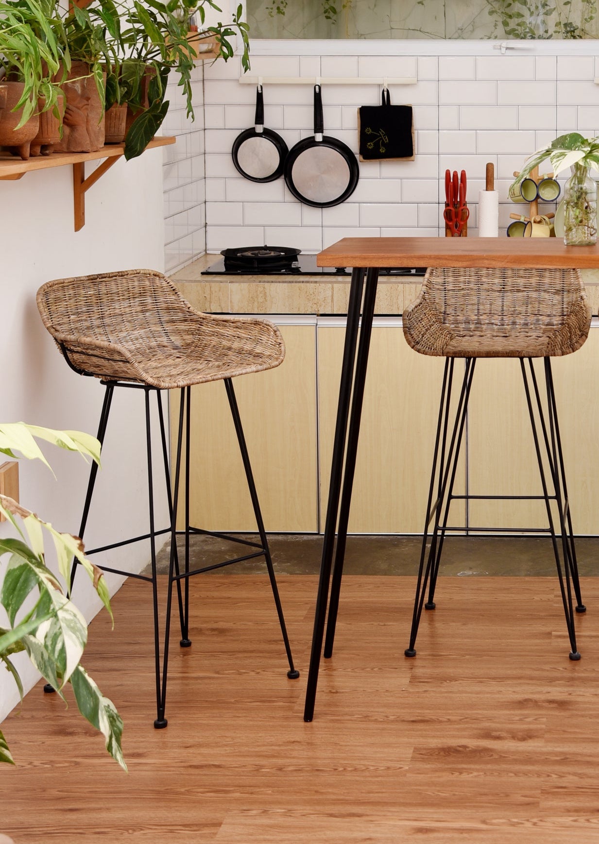 REOK - Set of 2 metal and natural fiber bar stools - Nordlys